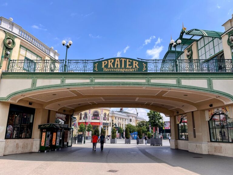 Wiener Prater Guide 2025 – Alle Infos, Tipps & Highlights